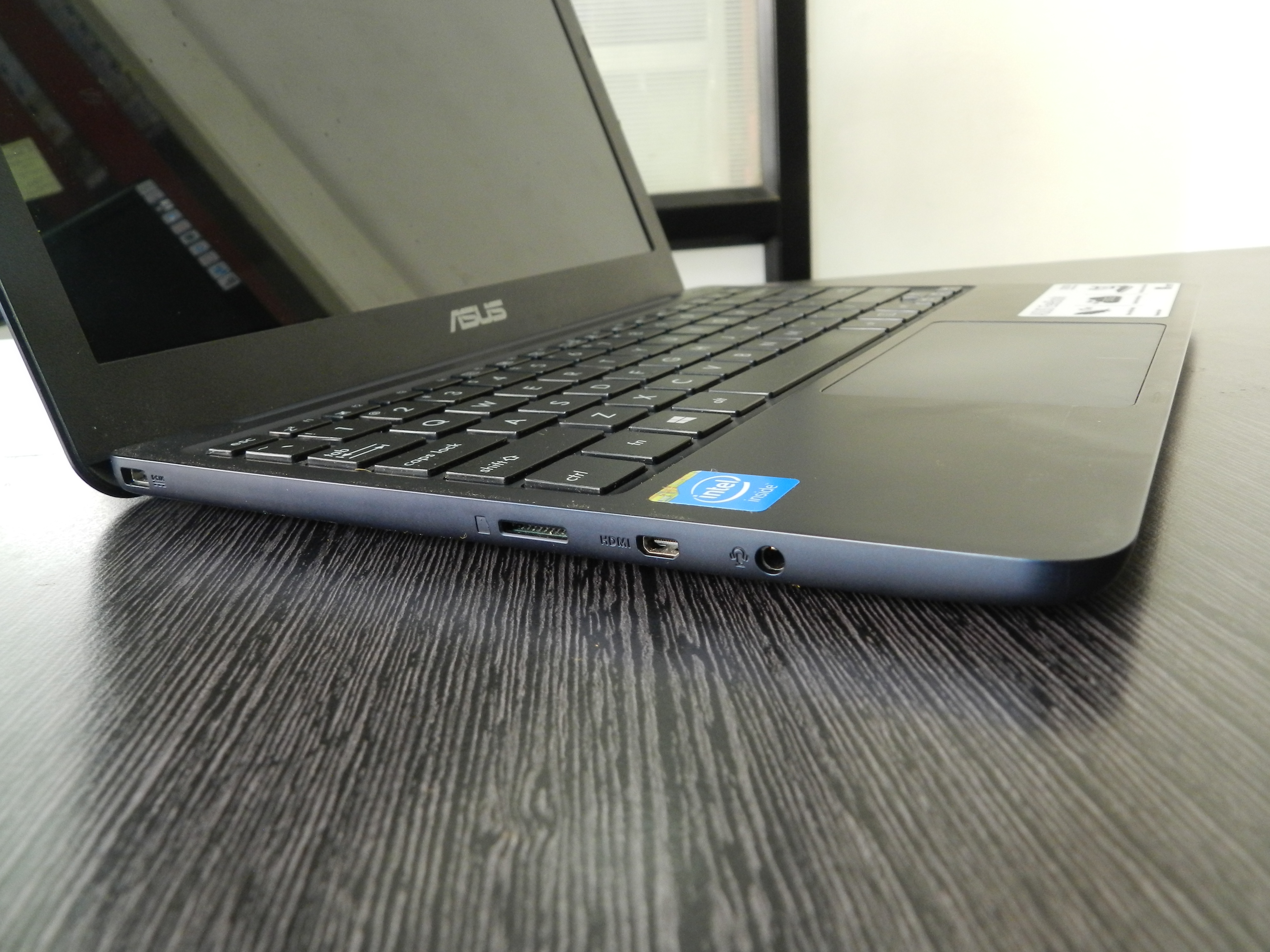 Asus X205TA Review: Ultra-portable Budget Eeebook For Business/Home ...